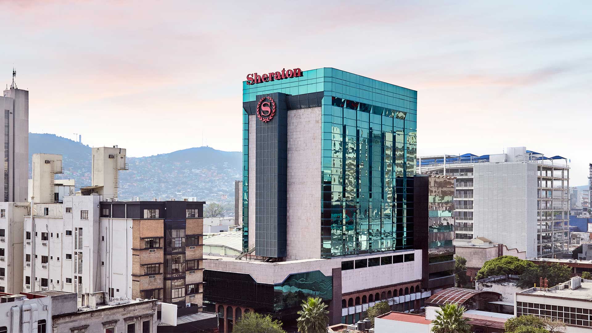 Sheraton Ambassador Hotel: refugio de descanso en Monterrey